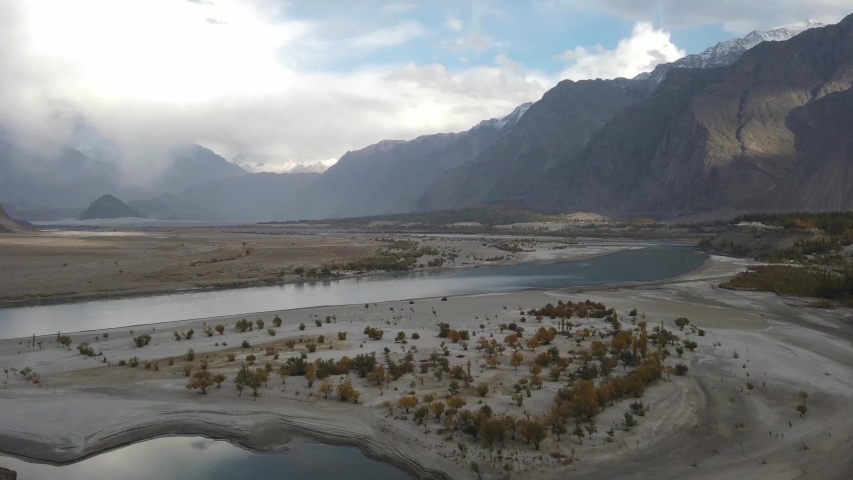 Indus River Valley landscape with mountains image - Free stock photo ...