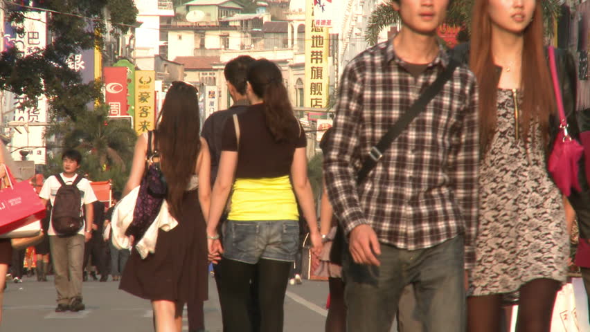 XIAMEN, CHINA, DECEMBER 7, 2013: People Are Shopping In Zhongshan Lu ...