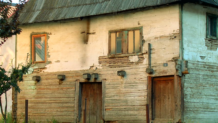 Old Decrepit House In The Center Of The City Surrounded By New ...