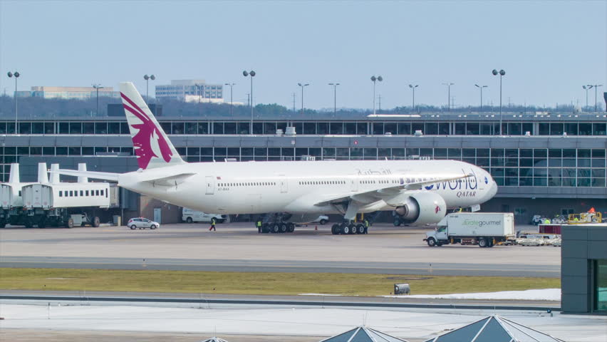 ATLANTA - 2014: Delta Airlines Hangar With A Parked Commercial ...