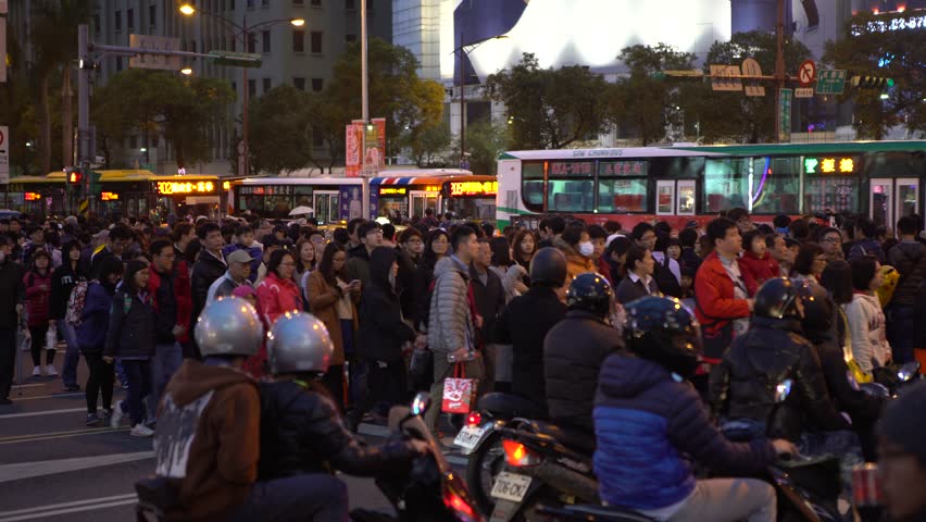Taipei, Taiwan-05 February, 2017: 4K Sidewalk View Of Walking Crowd ...