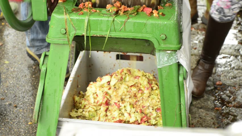 Green Apples and crushed apple juice image - Free stock photo - Public ...