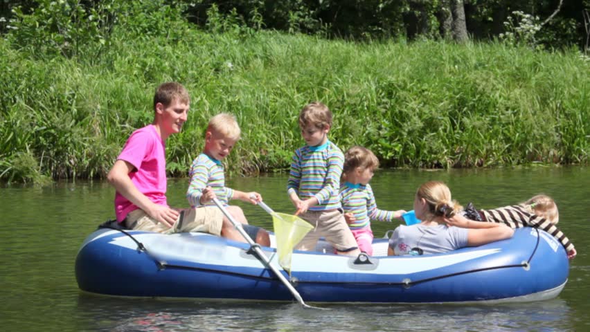 Family on a boat image - Free stock photo - Public Domain photo - CC0 ...