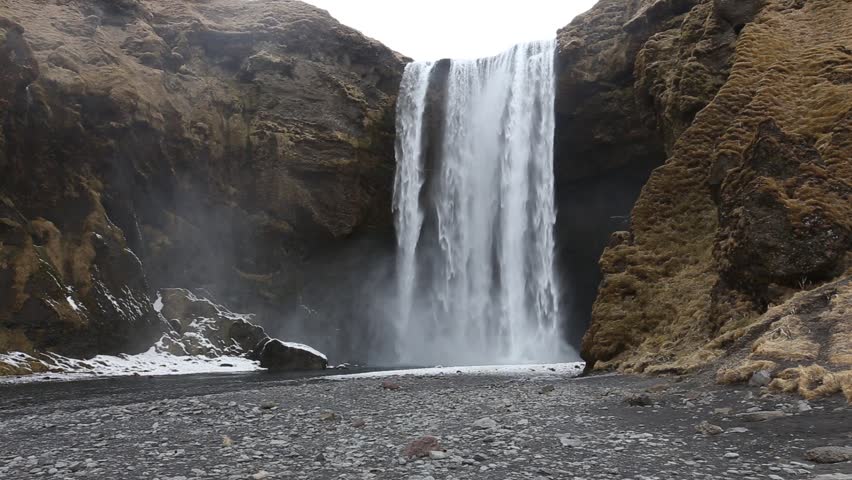 Yinlianzhui Waterfalls In Huangguoshu National Park, Guizhou Province ...