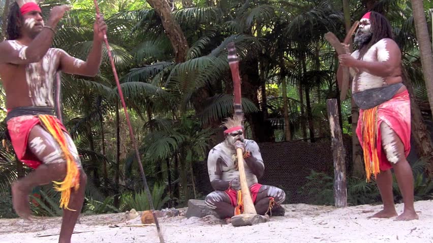 yugambeh aboriginal warriors men sing play : стоковое видео | 8223025 ...